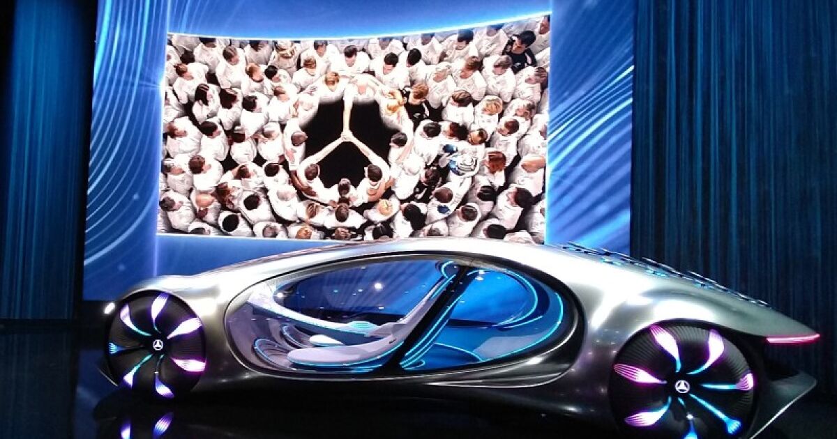 Mercedes Benz y James Cameron: un auto de película