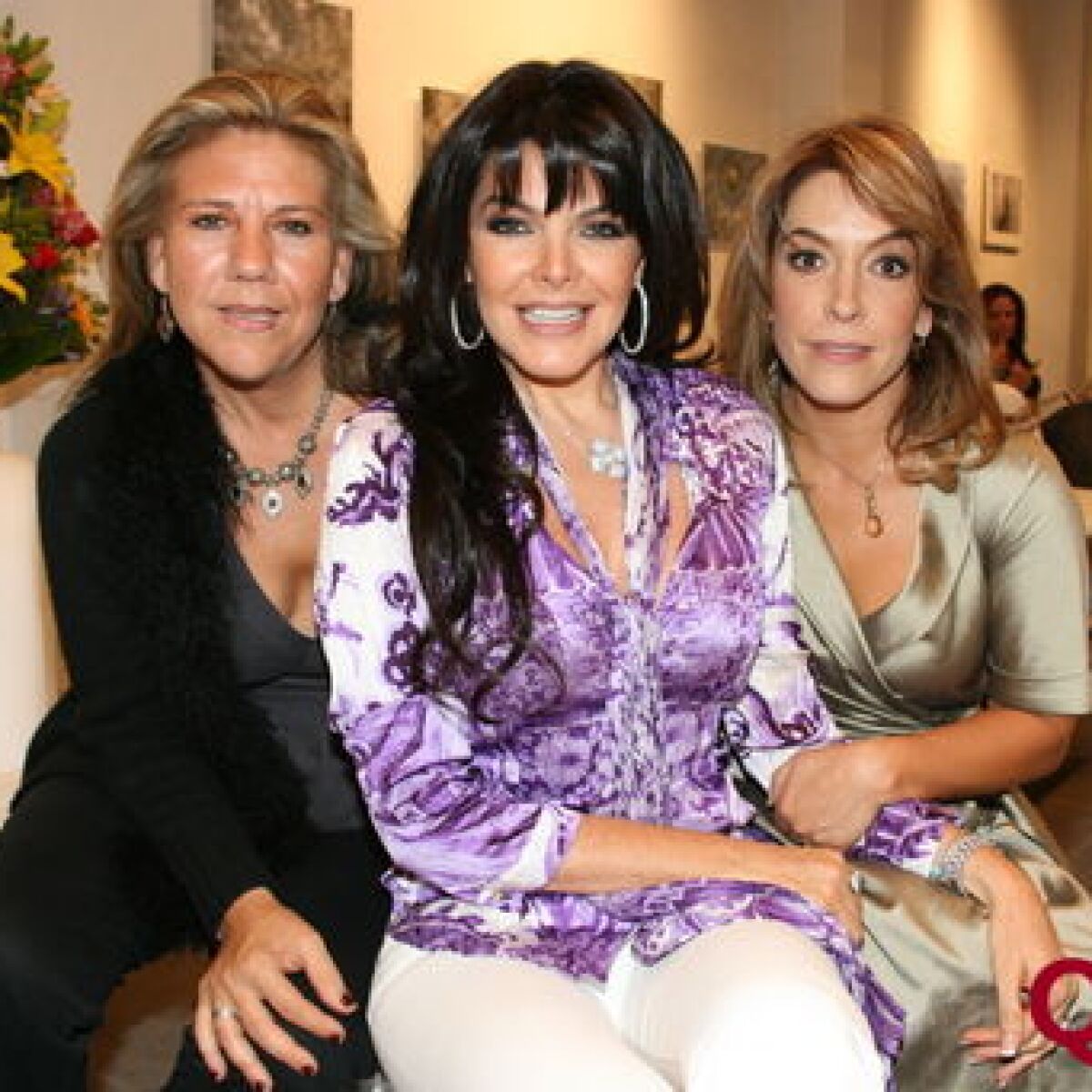 Fernanda Familiar estrena libro