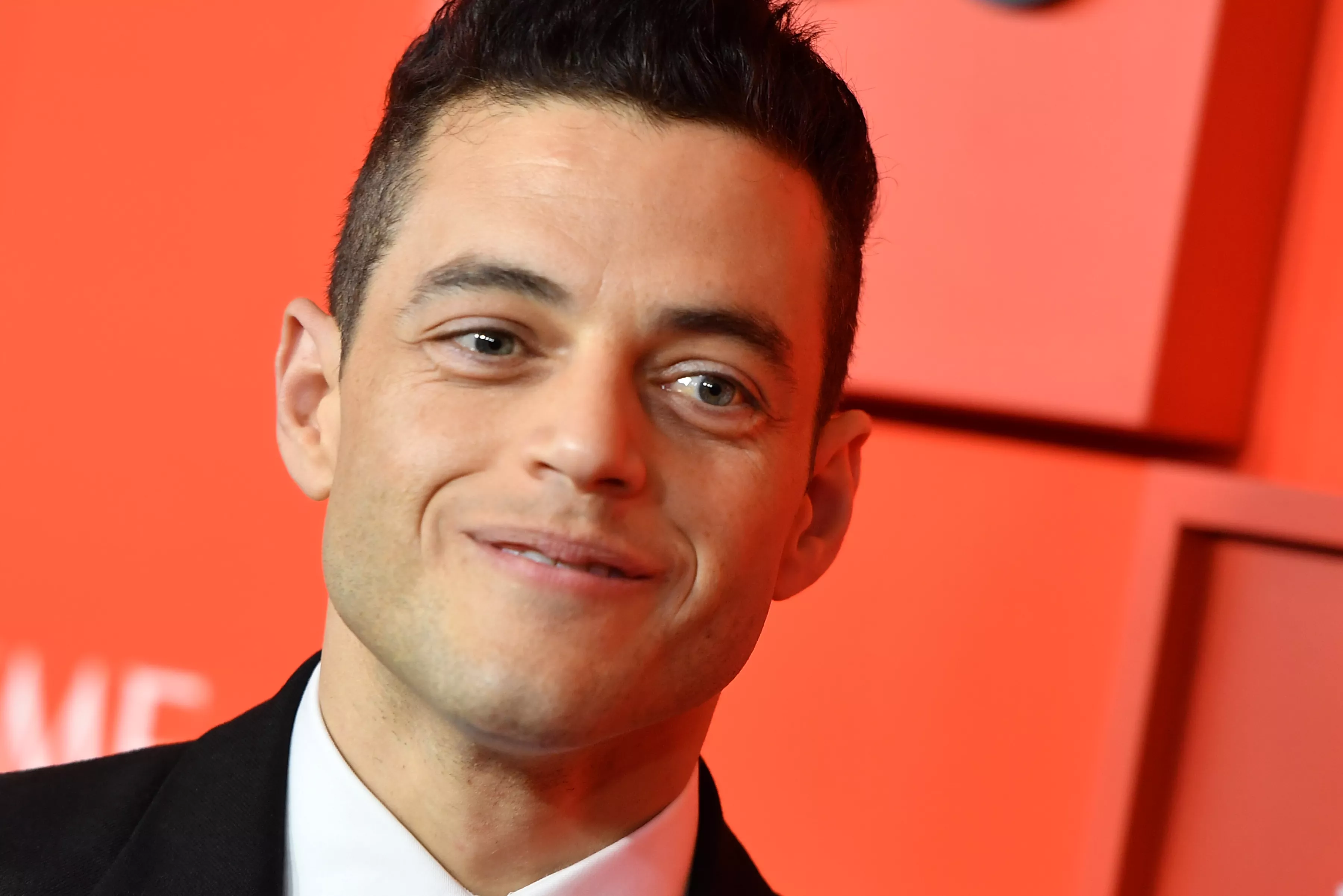 La razón por la que Rami Malek pidió que Rachel Bilson eliminara una ...