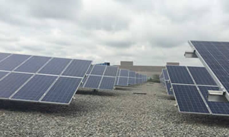Avanza campo solar de Schneider en Monterrey