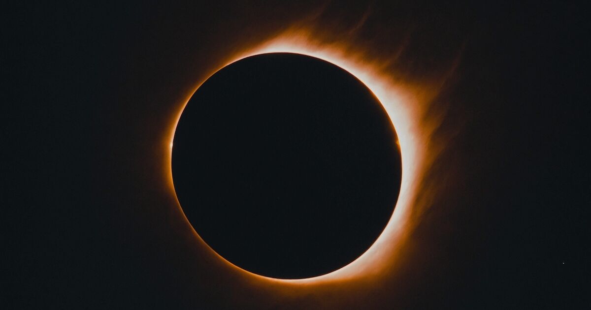 Lo que el eclipse solar le augura a México