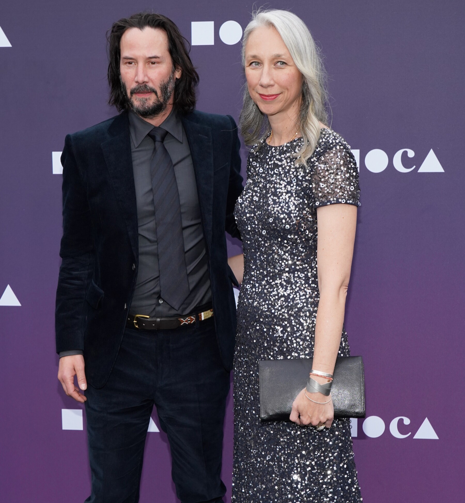 Novia de Keanu Reeves revela la valiosa razón por la que no se pinta el ...