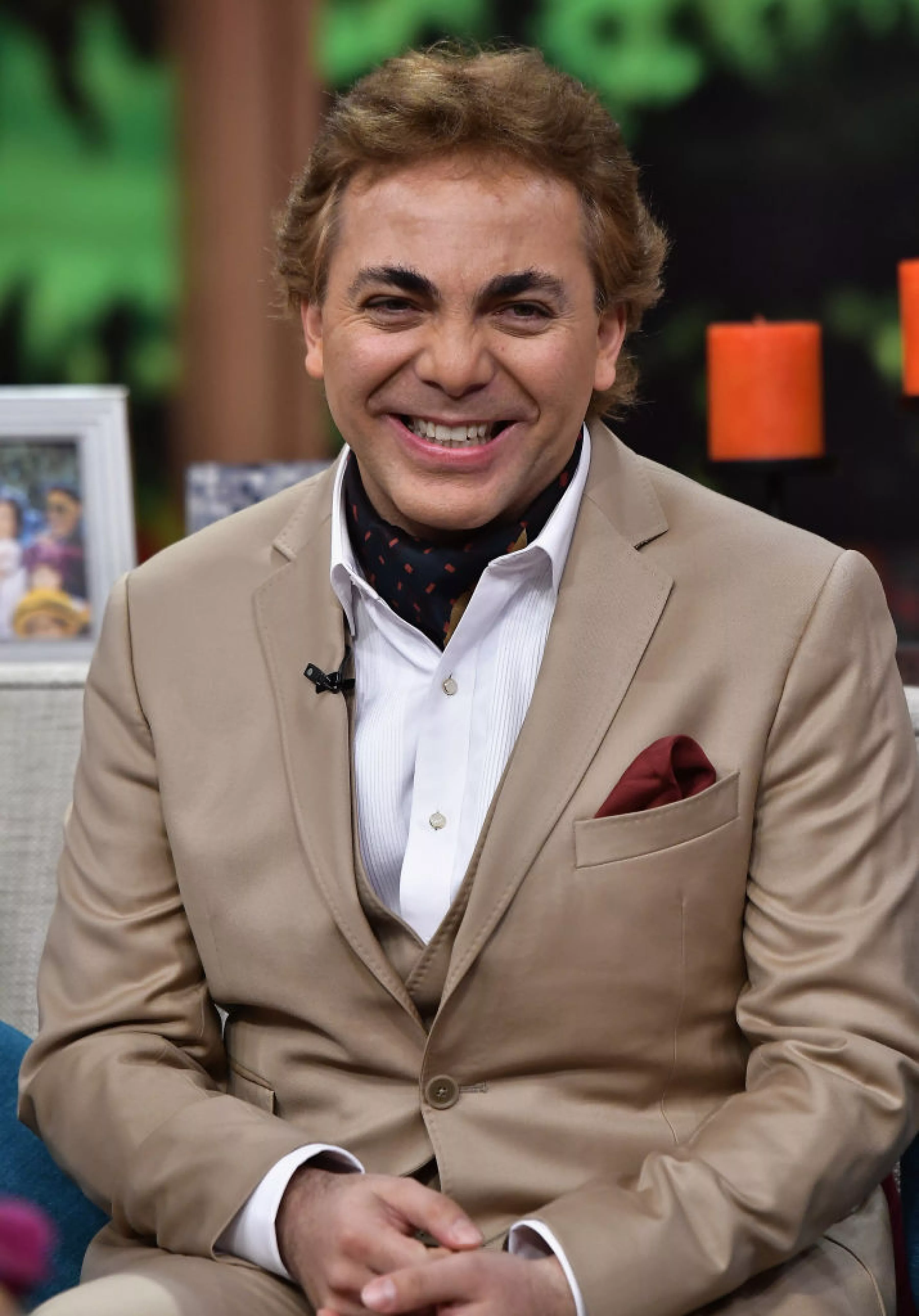Cristian Castro presentó a su nueva novia
