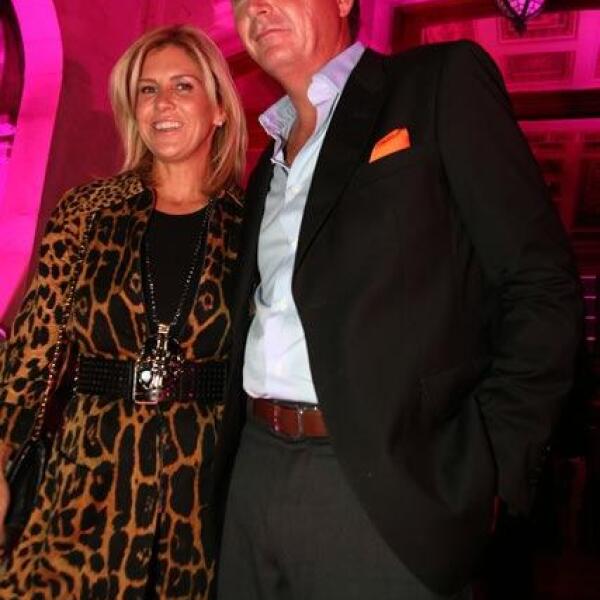 Maite Perroni conoce nueva fragancia de Laudomia Pucci