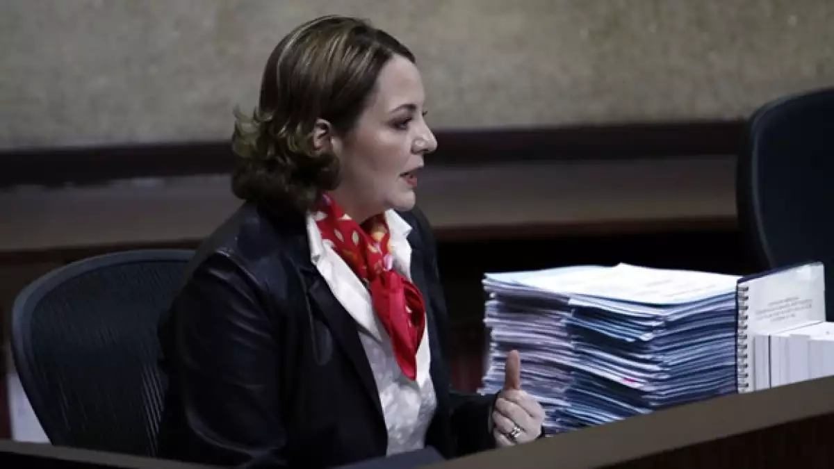 Peña Nieto encabeza premio de la mujer del año a la magistrada Alanis