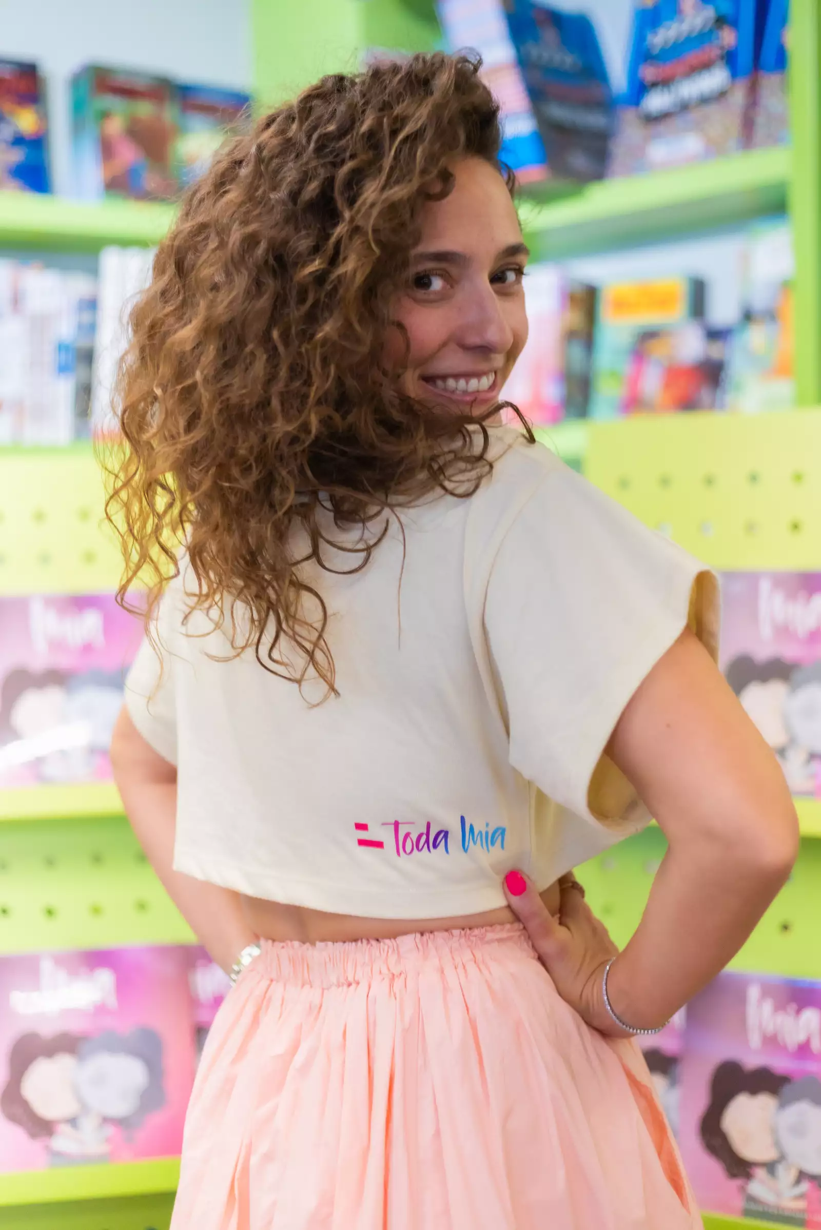 Laura Jáuregui presenta MIA, su primer libro sobre la vida a través de ...