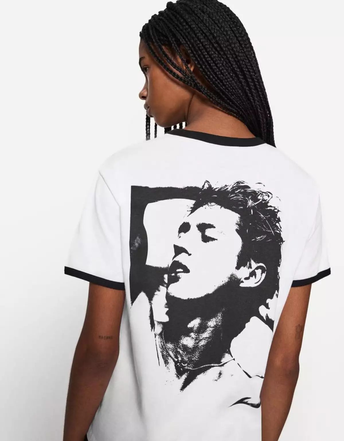 Troye Sivan lanza colección de merch con Bershka y sí, hay una camiseta ...