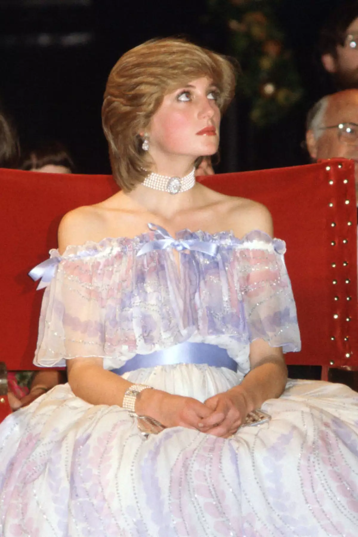 La verdadera historia de la foto en la que Lady Di se quedó dormida