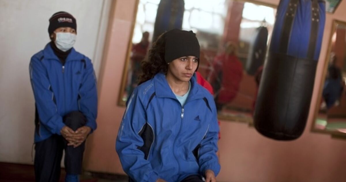 El primer equipo olímpico de box femenil en Afganistán busca un medalla