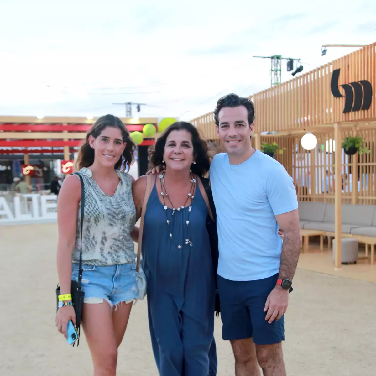 Ale Gaxiola, Isabel de Haro y Piero Ricci en el primer día del Abierto ...