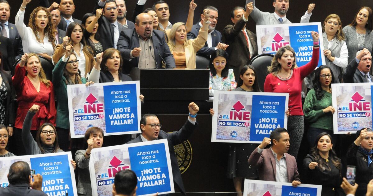 Morena analiza dar trámite exprés a la electoral, en cuanto AMLO mande ...