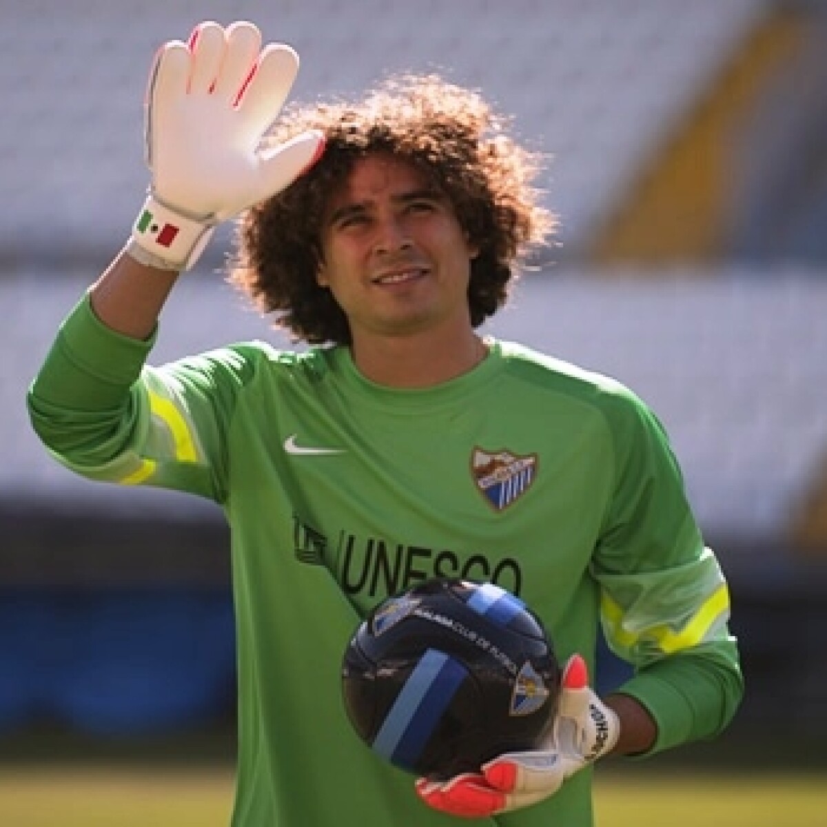 Memo Ochoa juega 60 minutos en su debut con el Málaga y recibe un gol