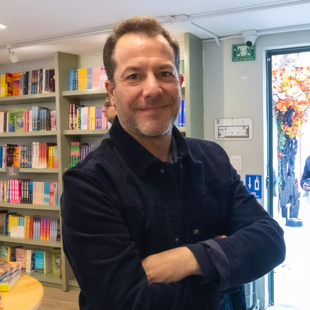 Laura Jáuregui presenta MIA, su primer libro sobre la vida a través de ...