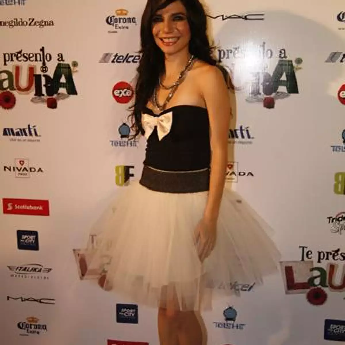 Premier de la cinta Te presento a Laura