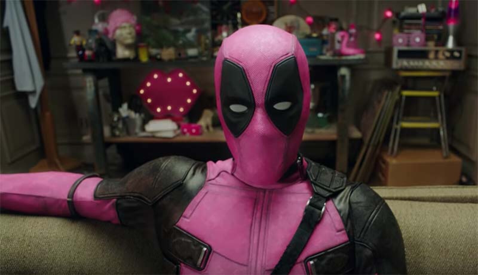 Deadpool se viste de rosa y aquí te decimos la razón