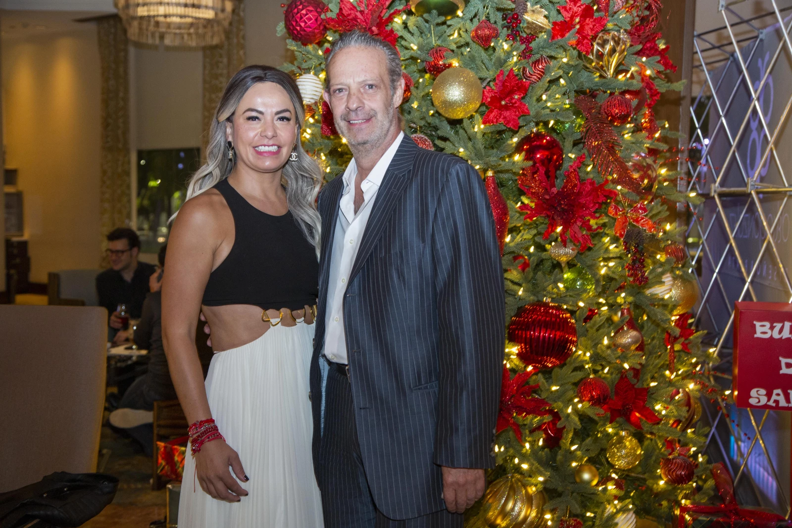 Delia González presenta sus piezas en una exhibición en JW Marriott de ...