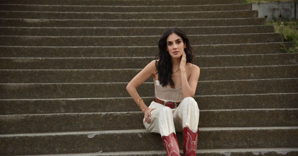 Sandra Echeverría lanza “Con esta me despido”, una canción sobre amor ...