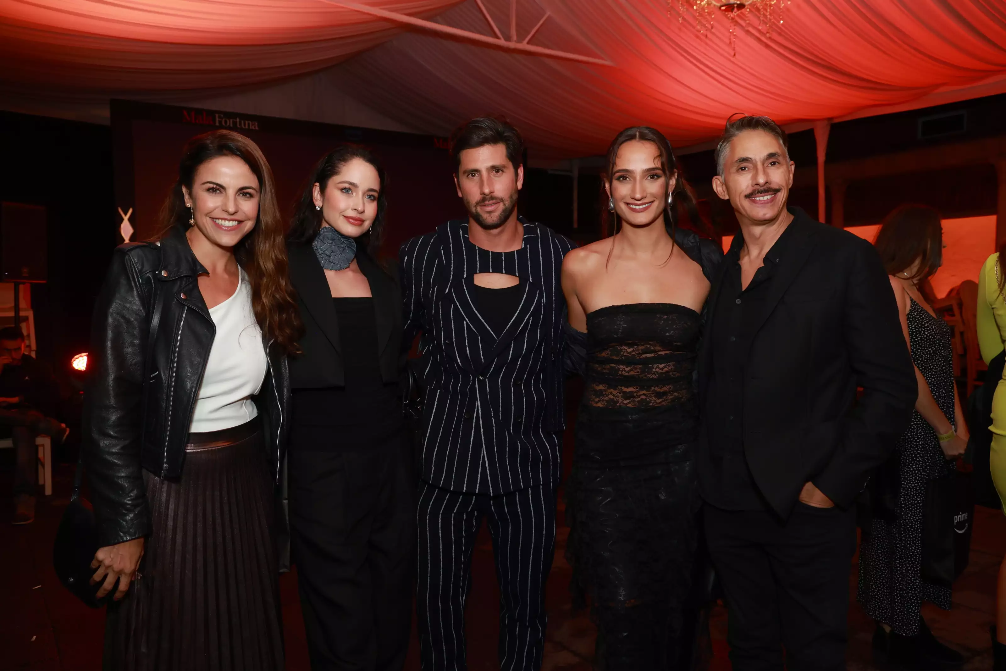 Humberto Zurita y Stephanie Salas en la fiesta de la serie Mala Fortuna