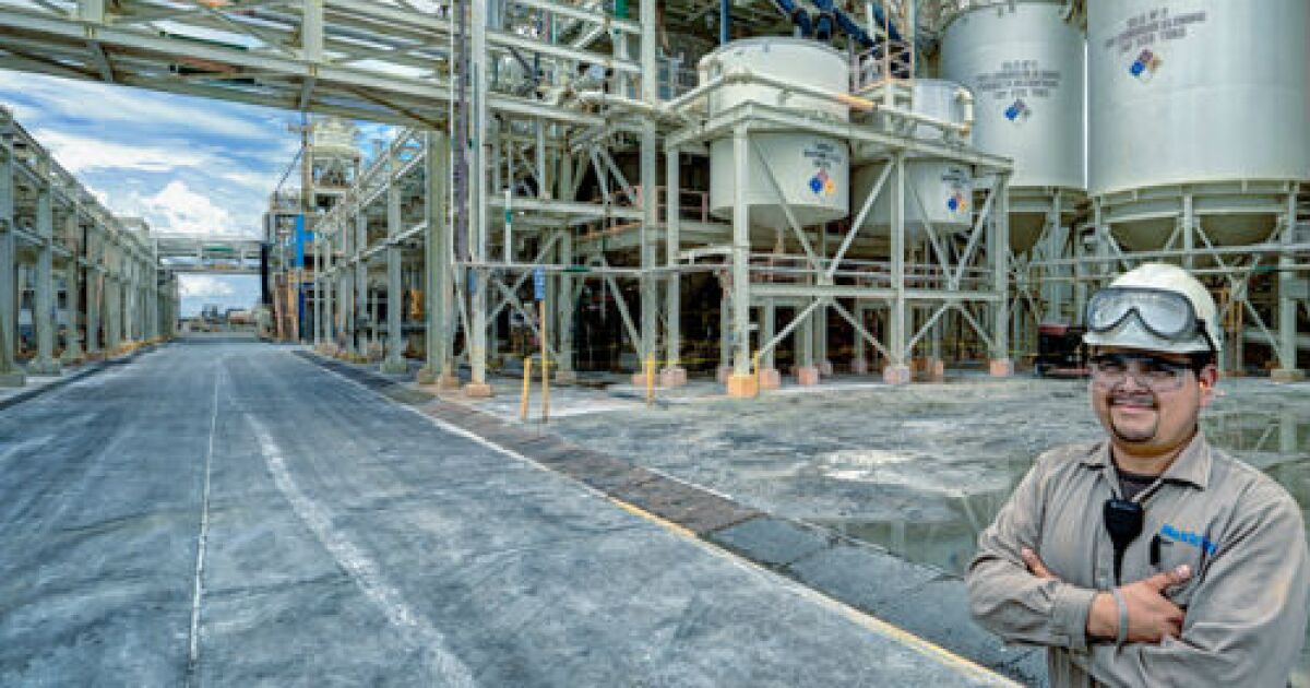 Mexichem compra a Pemex su parte en Petroquímica Mexicana de Vinilo