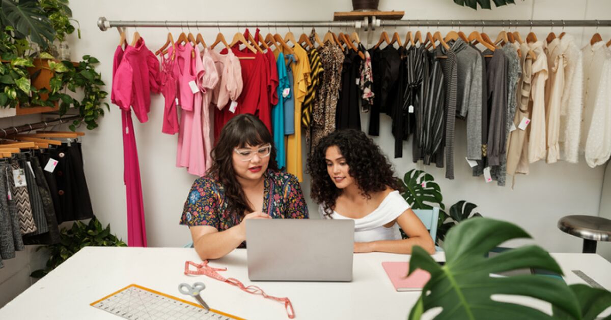 ¿Quieres vender ropa por internet? Así puedes mejorar tus entregas