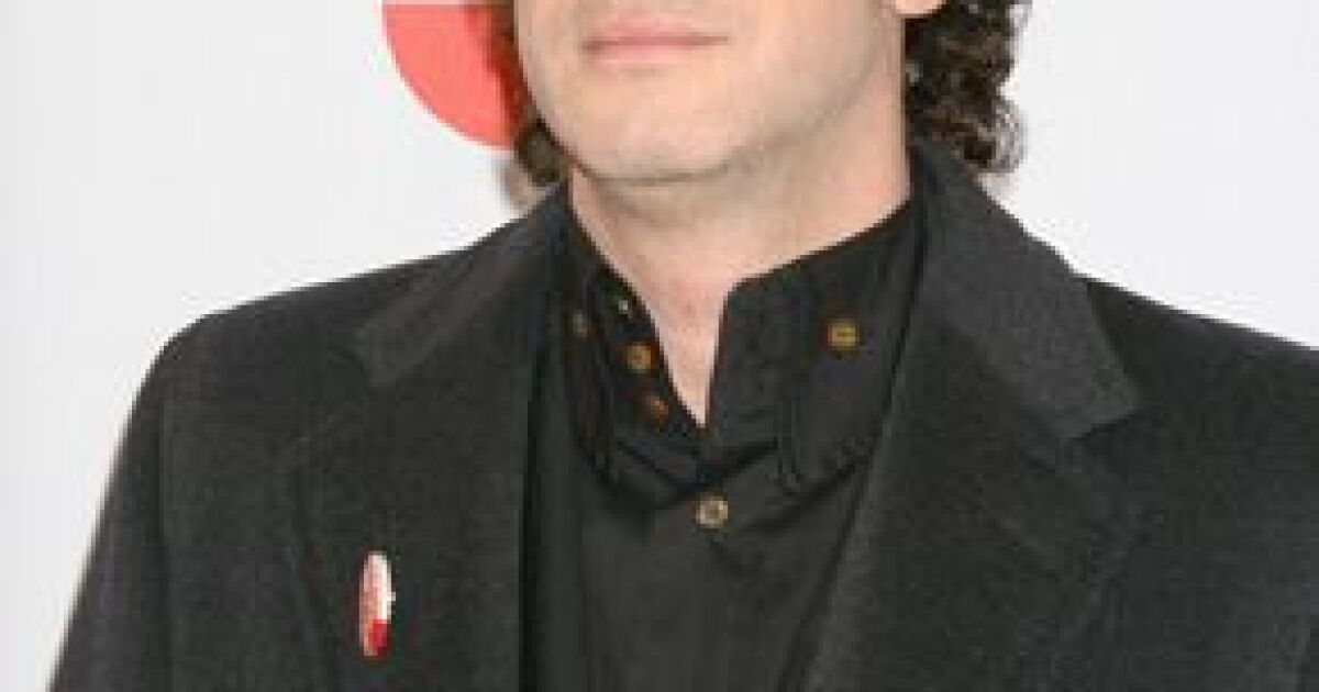 Cerati presenta línea de ropa para hombre