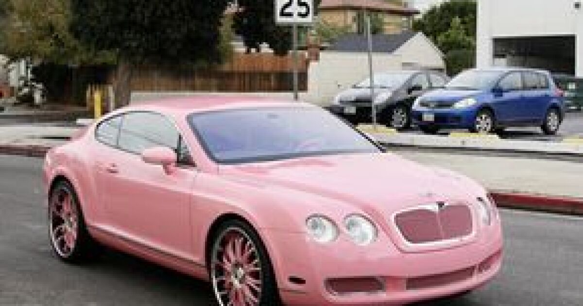 Paris Hilton Compró un Bentley rosa