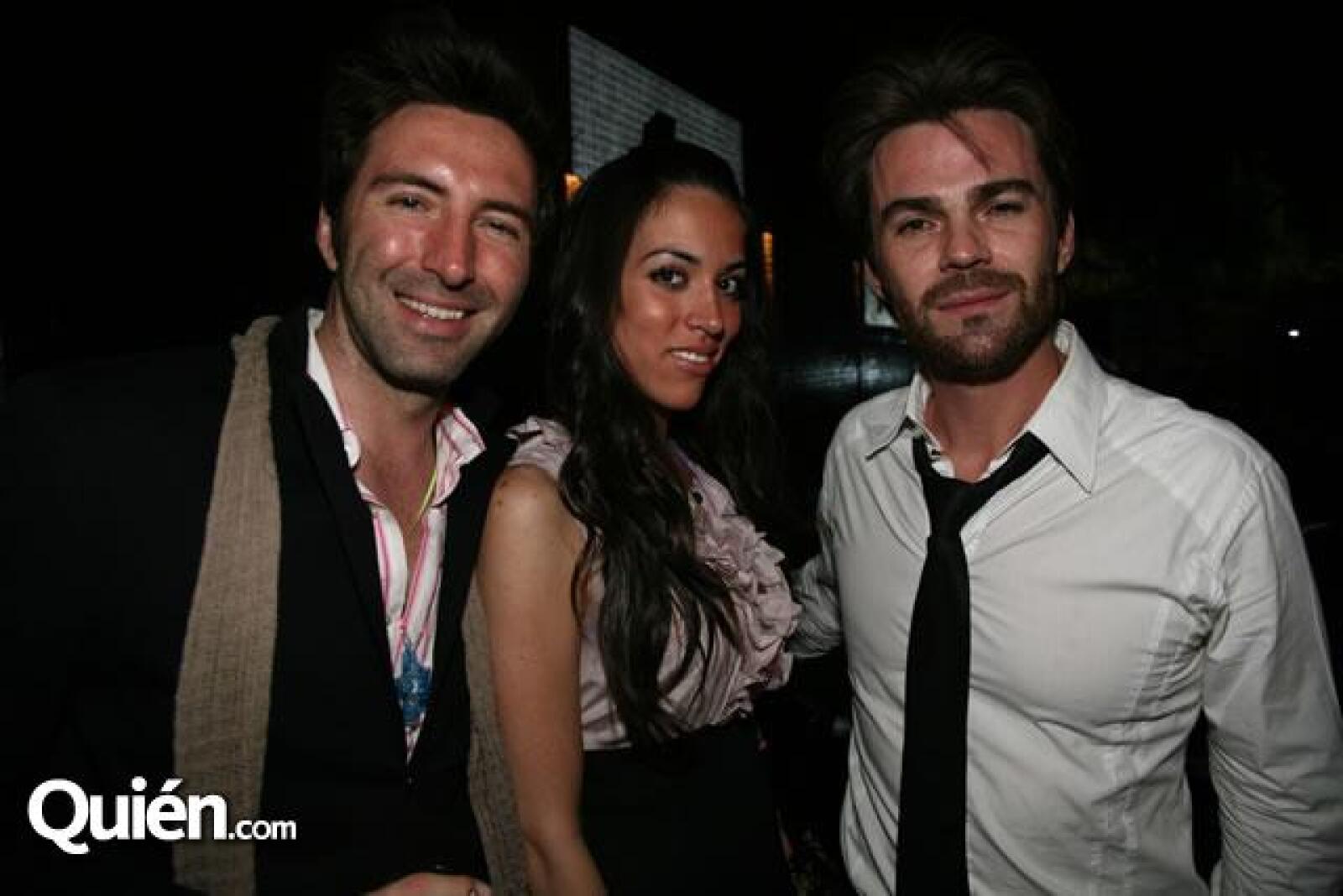 Adma Kawage y Diego Buenfil en el 1er aniversario del Brick