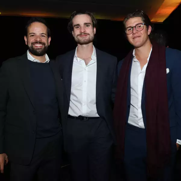 Juan Carlos, Carlos y Mariana Peralta en los premios ILAN