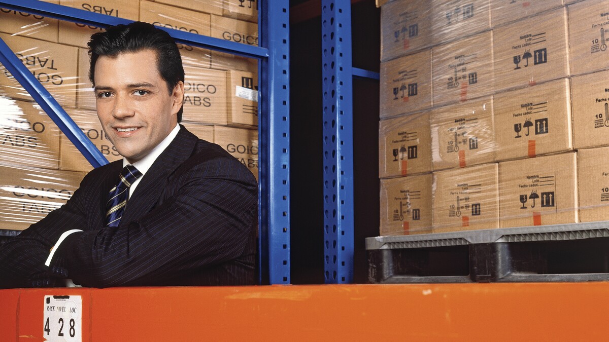 Empeña su reloj y construye Genomma Lab