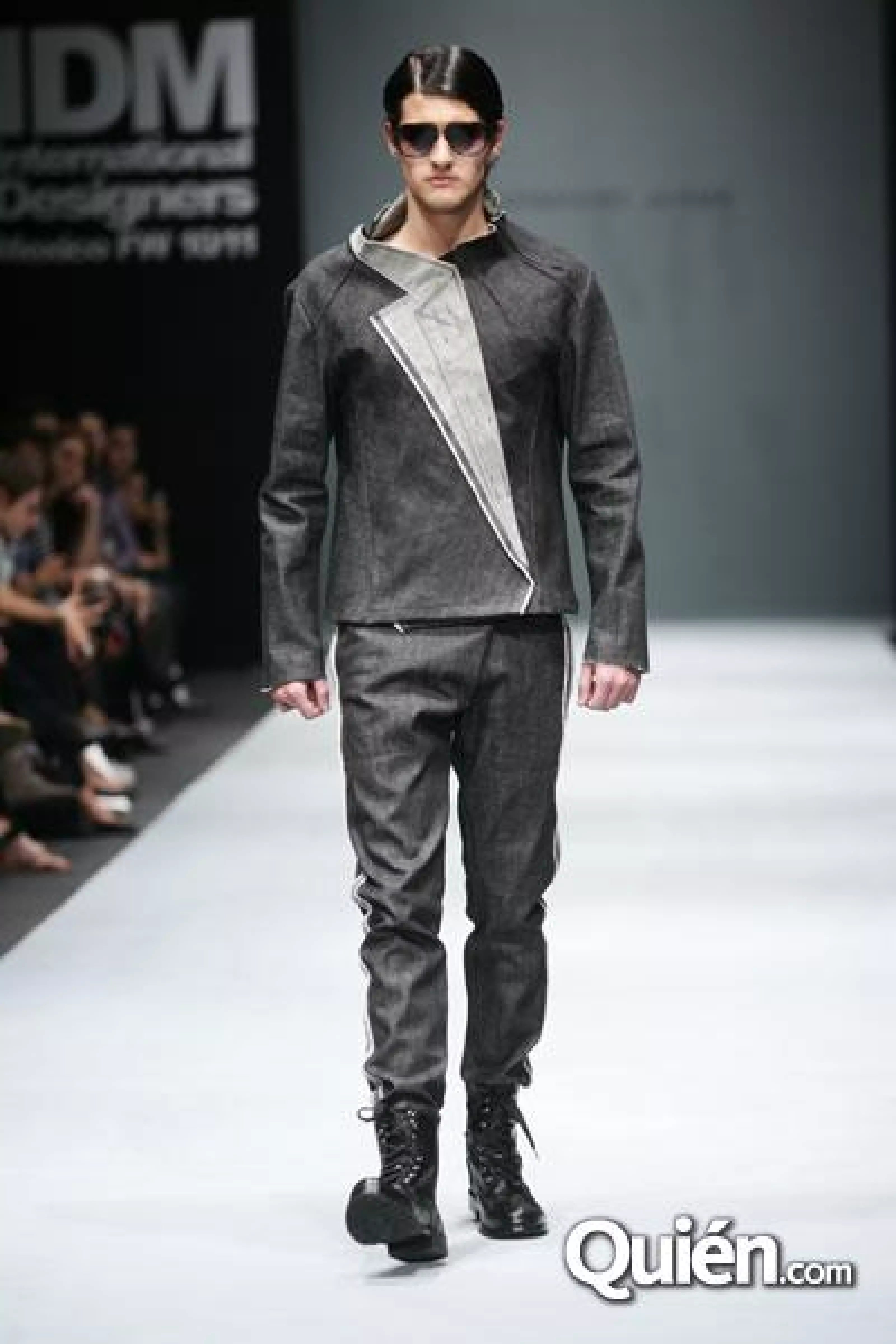 Alessandro Alviani de-construction