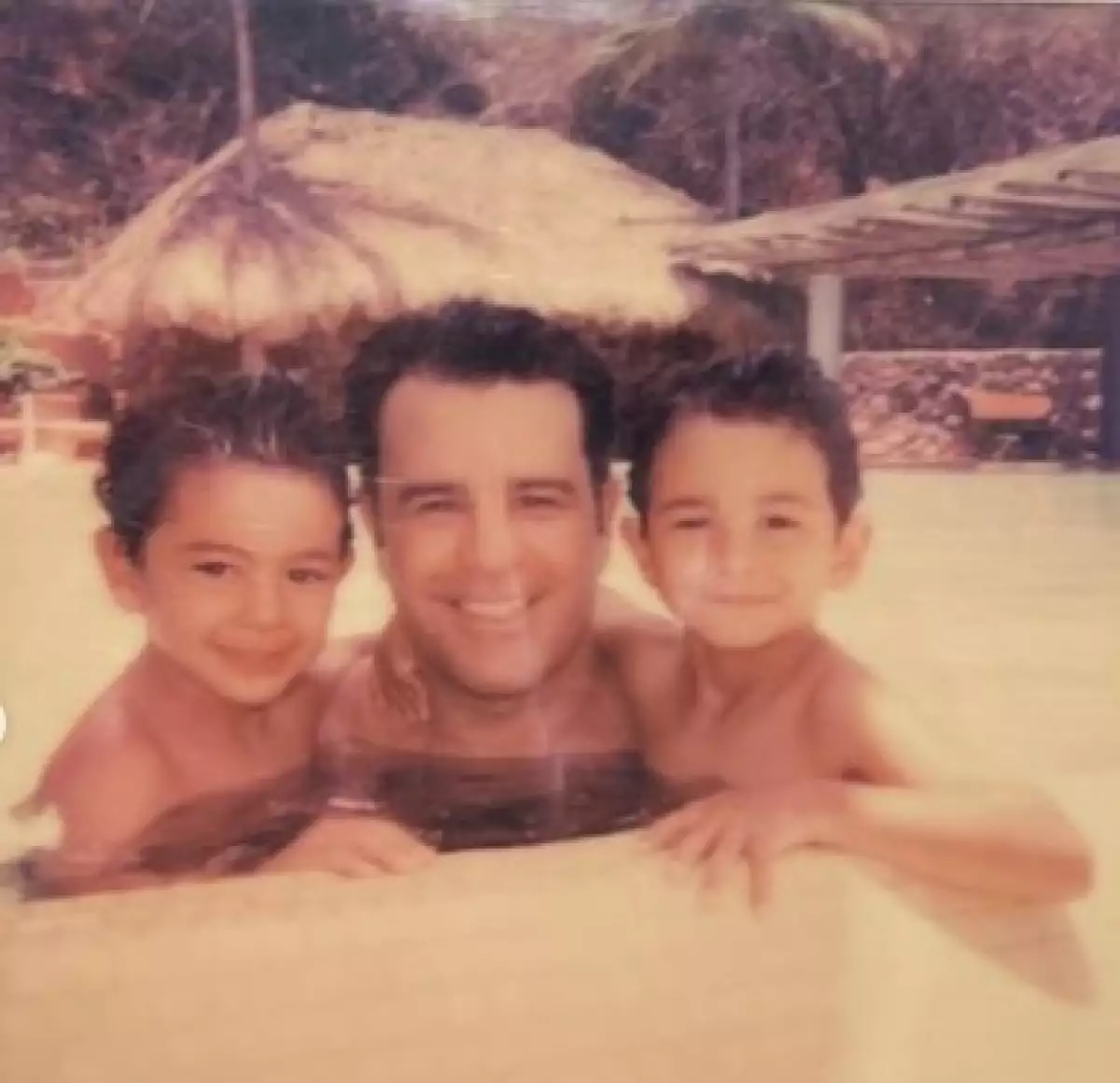 Hijos de Eduardo Capetillo llenan las redes con felicitaciones por su ...