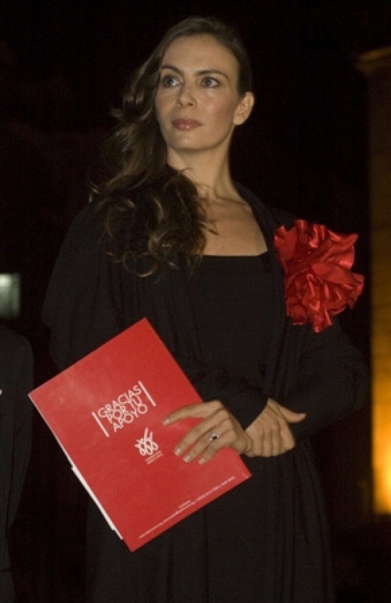 Sasha Sökol regresa con nuevo sencillo