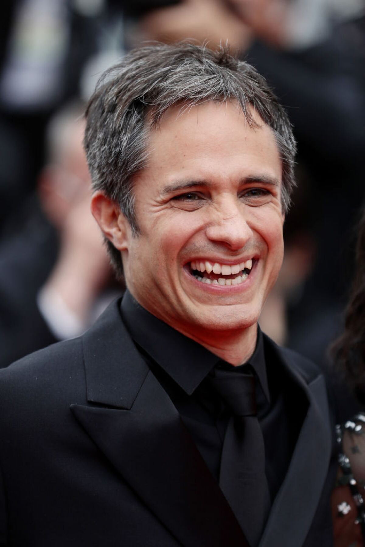 Gael García disfruta de Cannes con sus dos amores