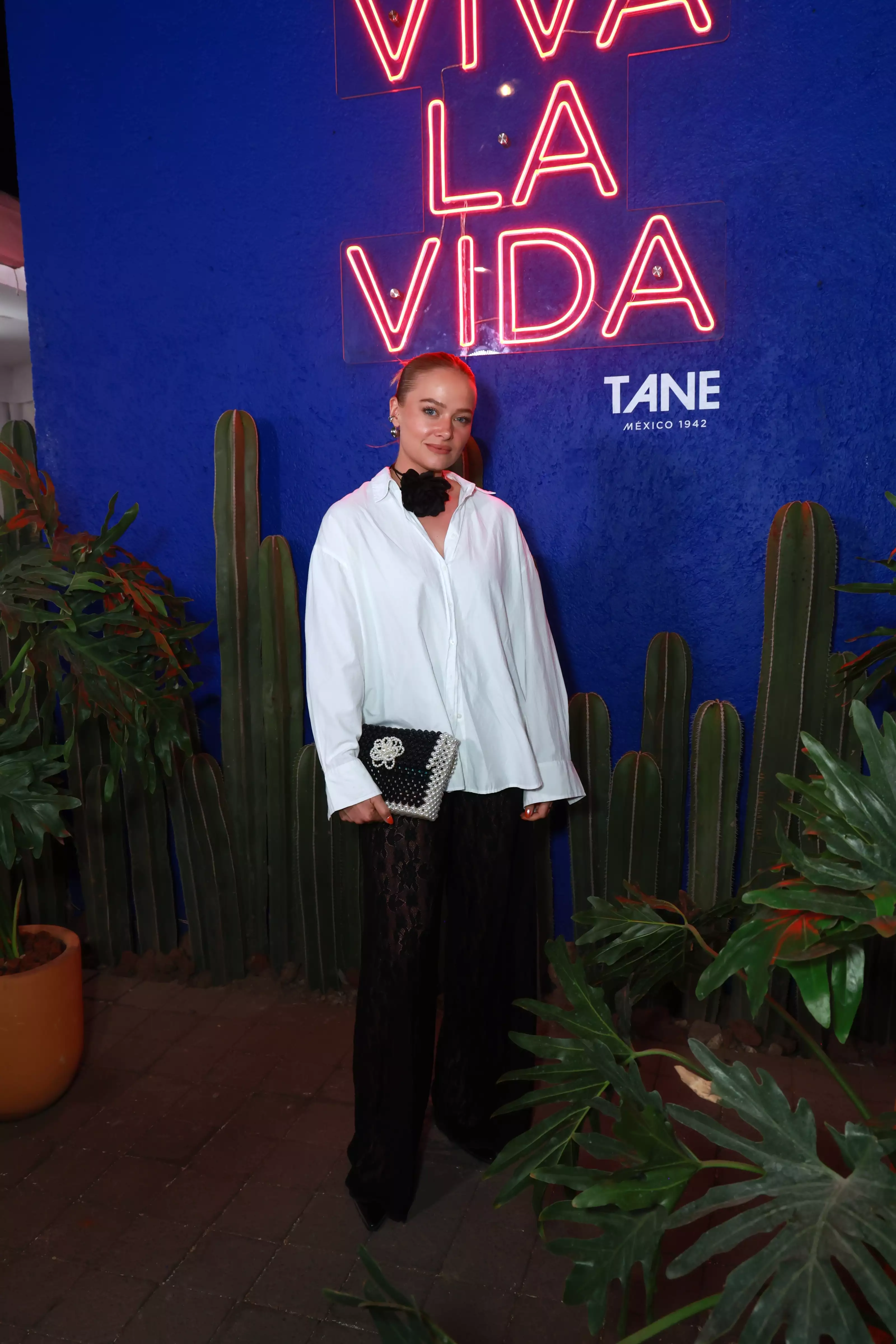 Comex pintó de Azul Colonial -784 el emblemático edificio en Masaryk