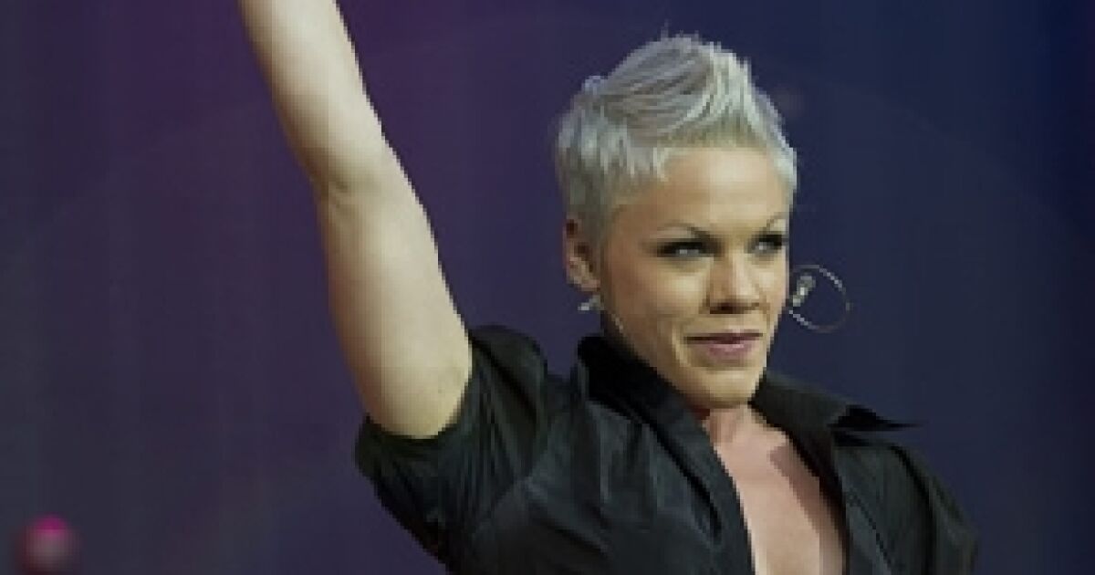 VIDEO: Pink se encuentra bien después de caída