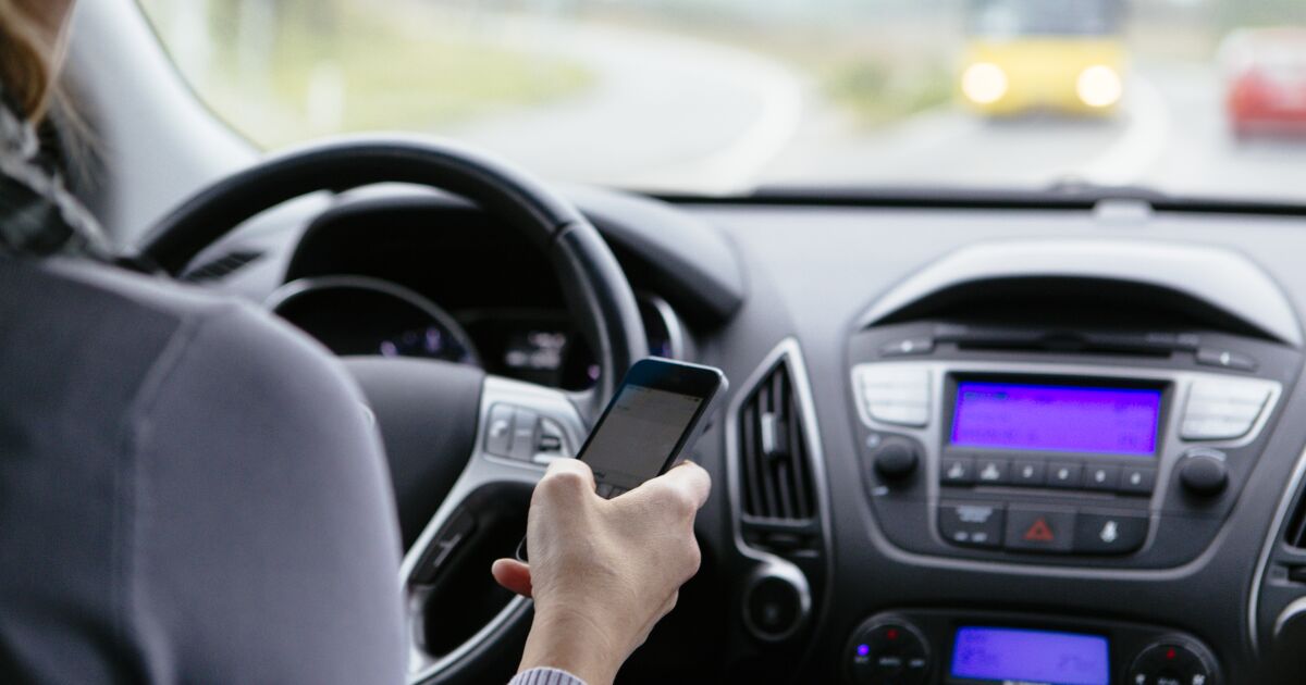 Si texteas al manejar, ¡podrías ir a la cárcel!