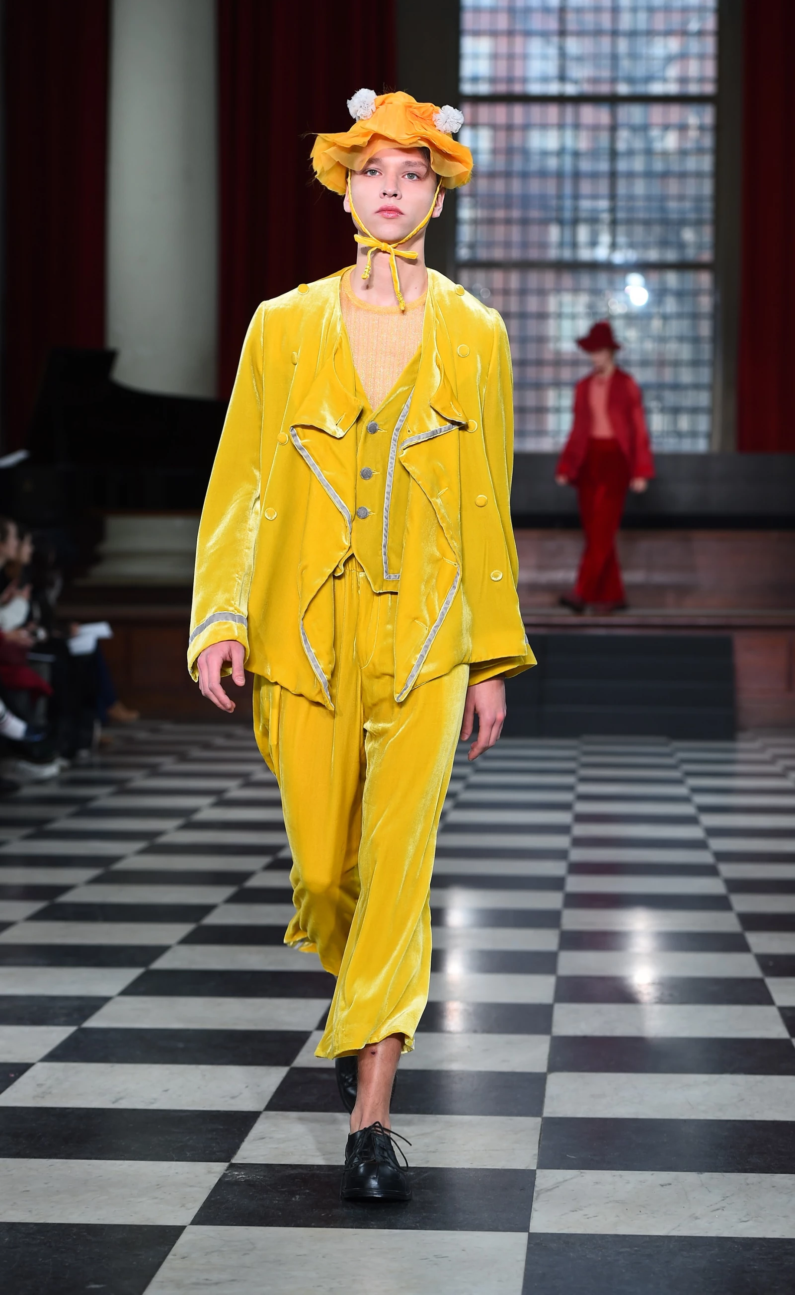 Los 17 looks más raros de Fashion Week