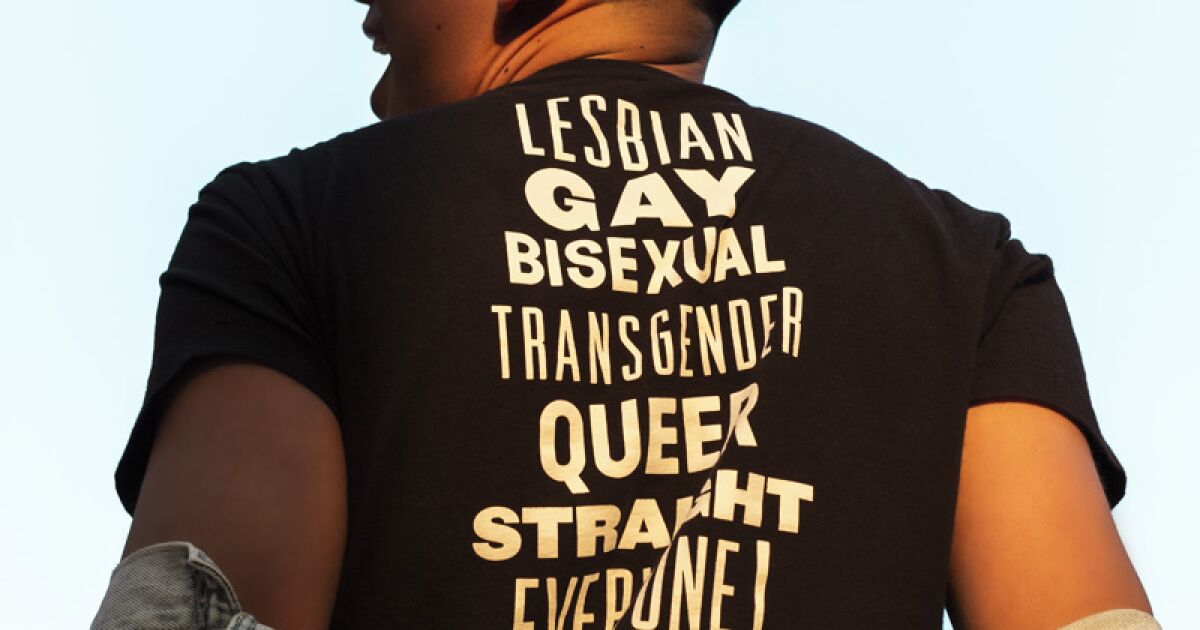 Amamos los mensajes de orgullo en la colección Pride de American Eagle