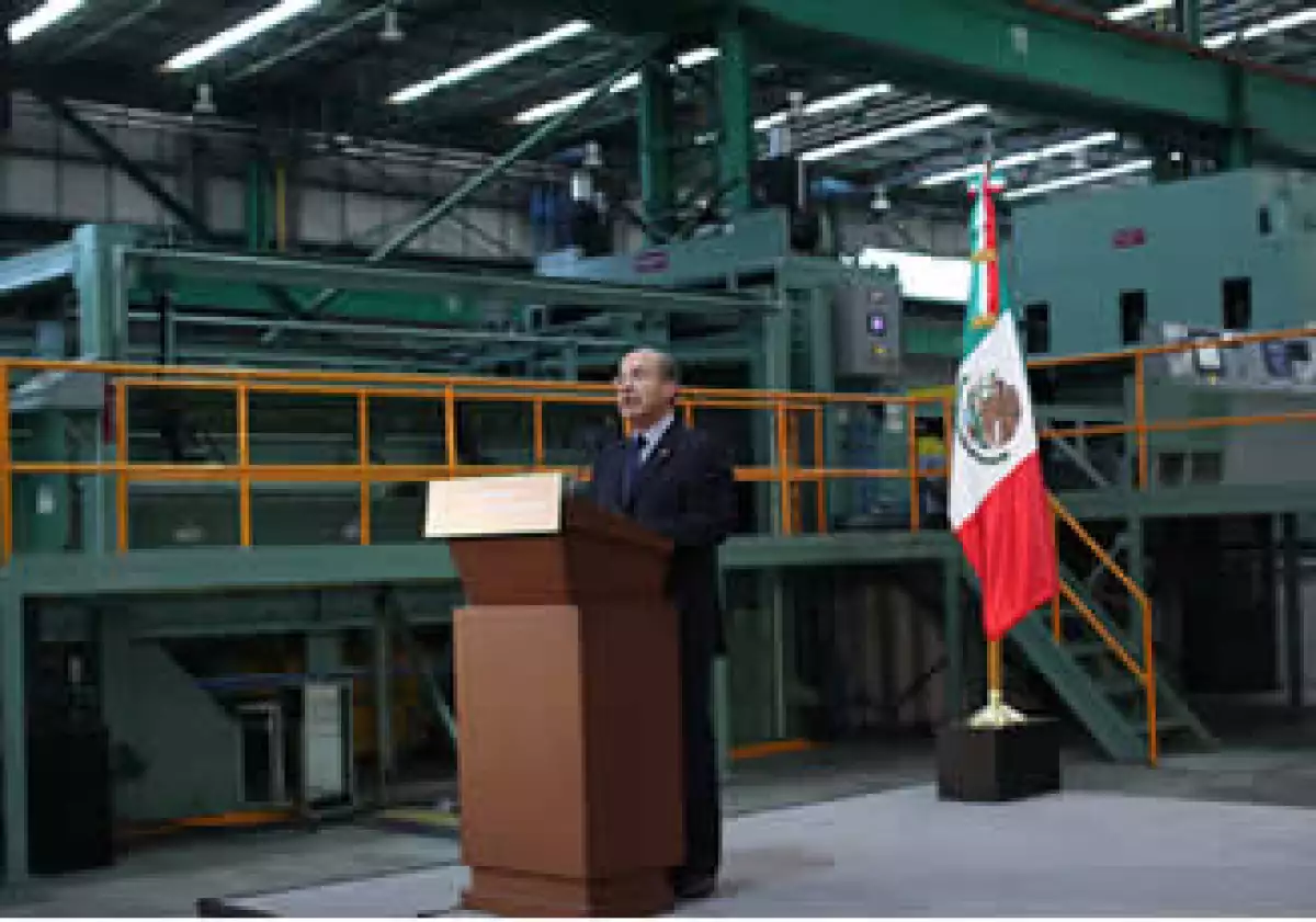 Villacero inaugura planta de 1,300 mdp