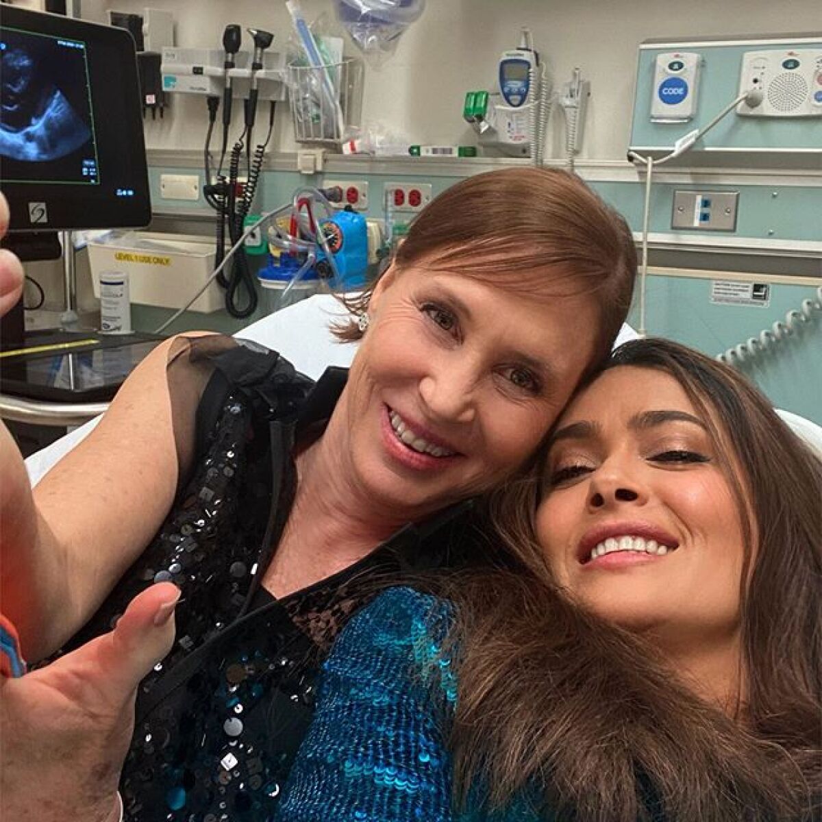 Salma Hayek terminó en el hospital después de los Oscar, ¿por?
