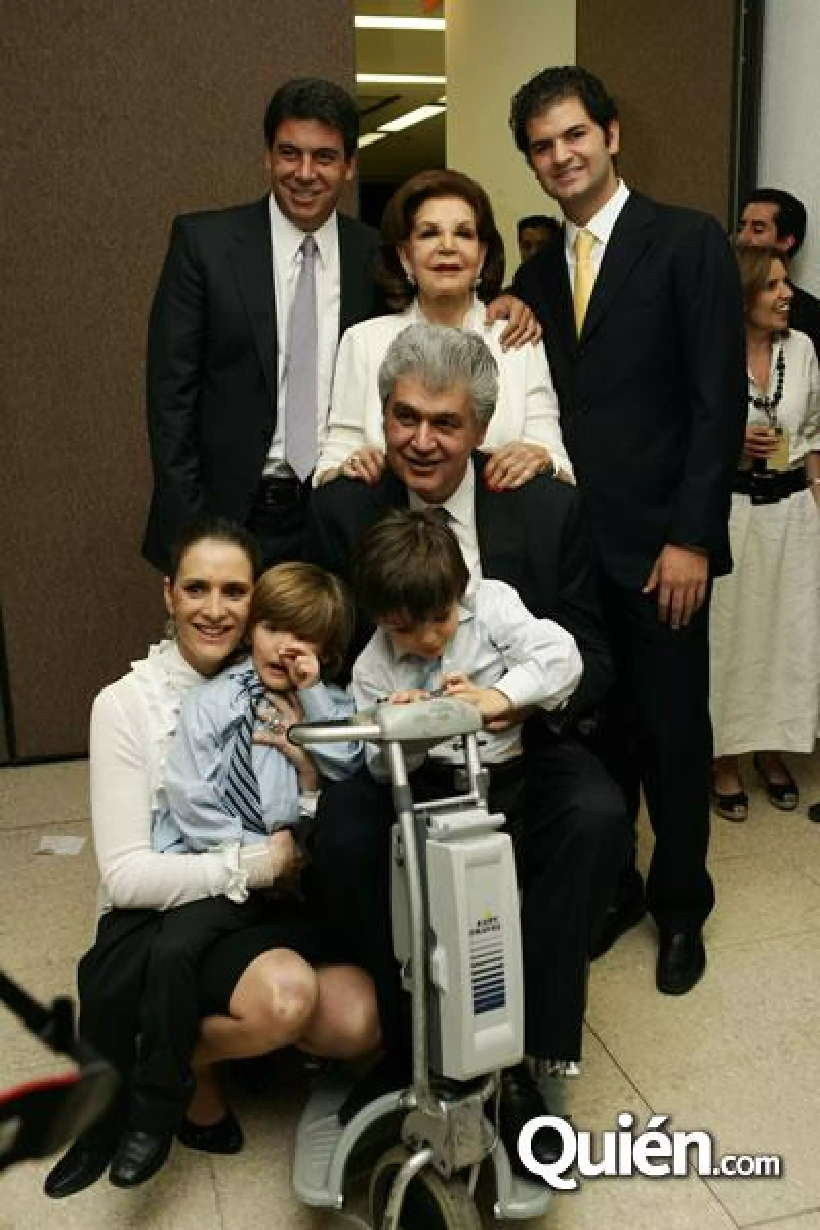Alfredo Elías Ayub recibe reconocimiento en la Anáhuac