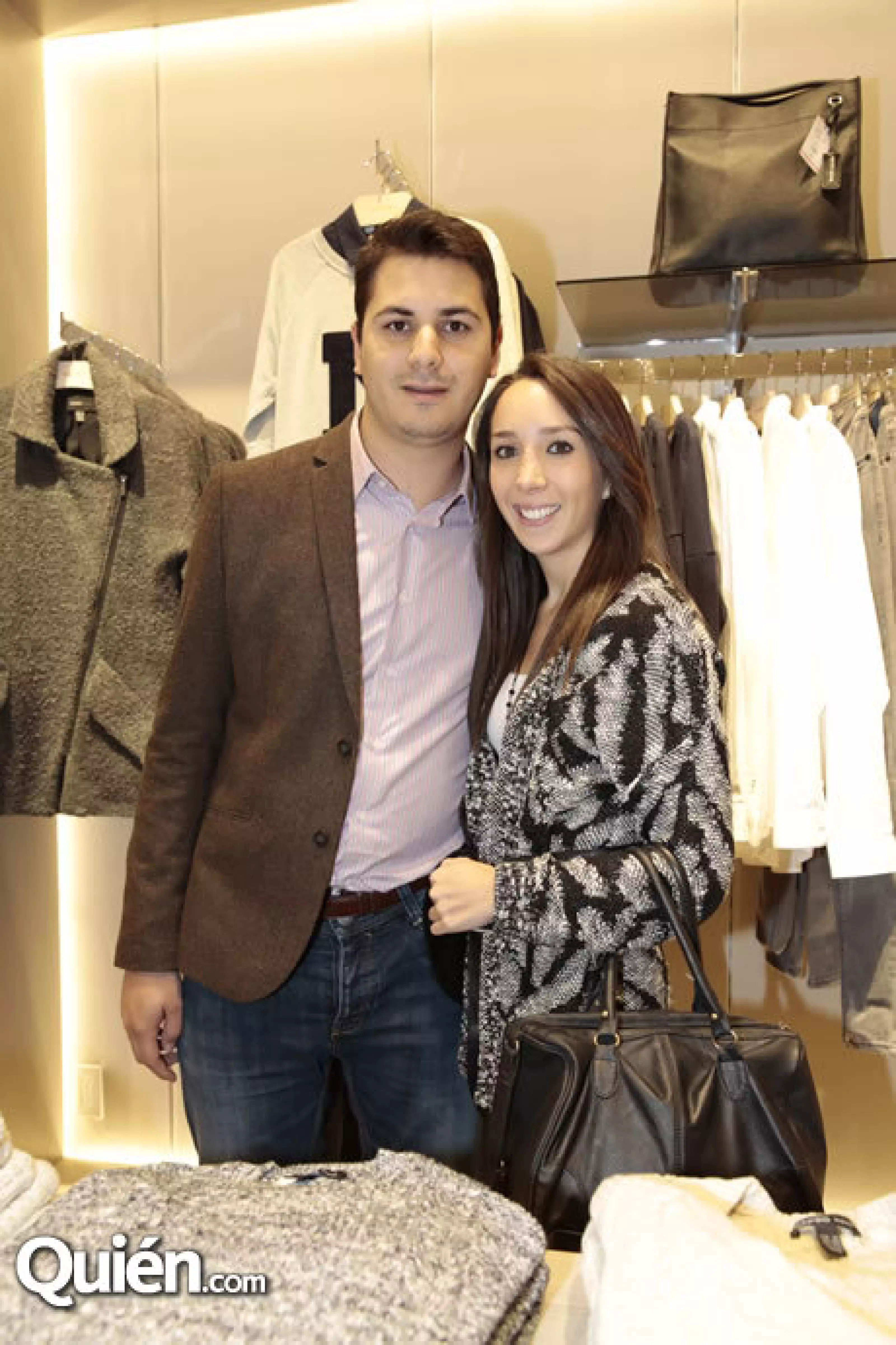 Mango se llena de guapos en la apertura de su nueva sucursal