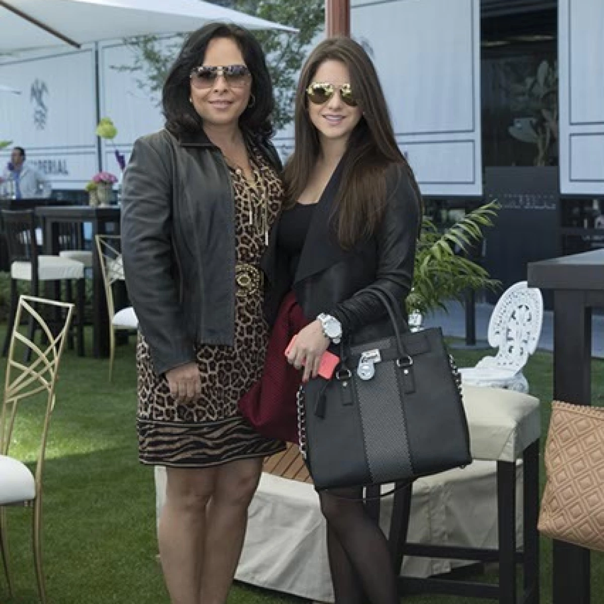 Paula Arango y Pixie Devlyn en Runway for a Cause