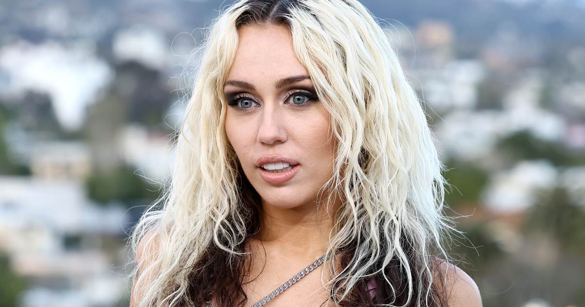 ¿Miley Cyrus es Clara Pierce? Fans creen que publicó un álbum bajo ...