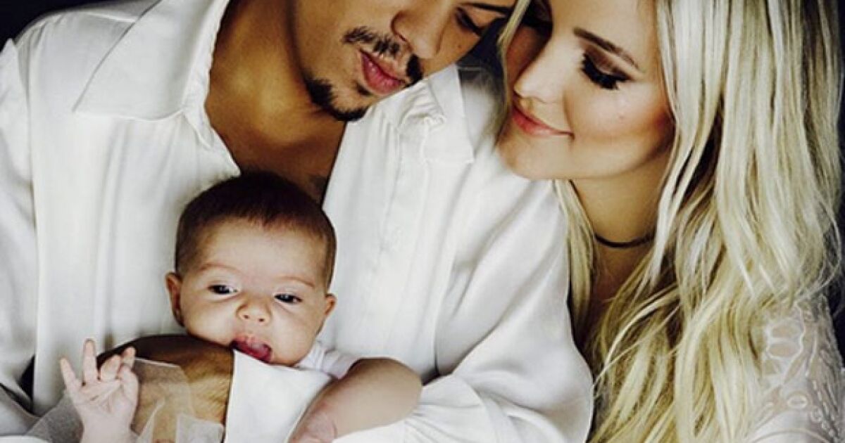 A mes y medio de dar a luz, Ashlee Simpson presume a su nuevo bebé