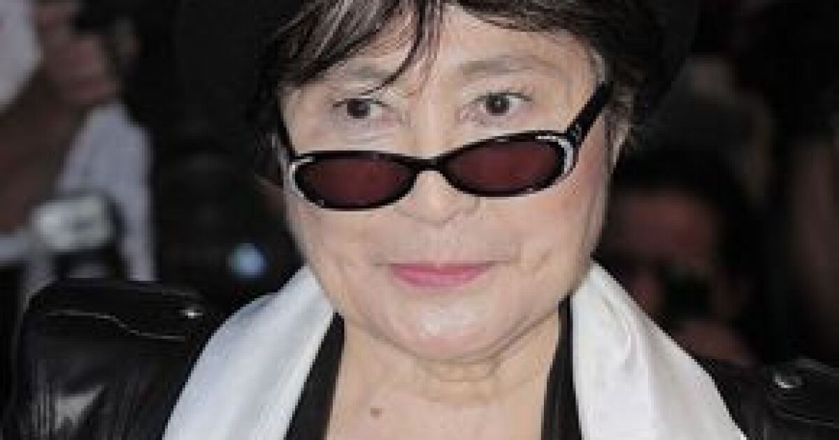 Michelle Bachelet reconocerá a Yoko Ono