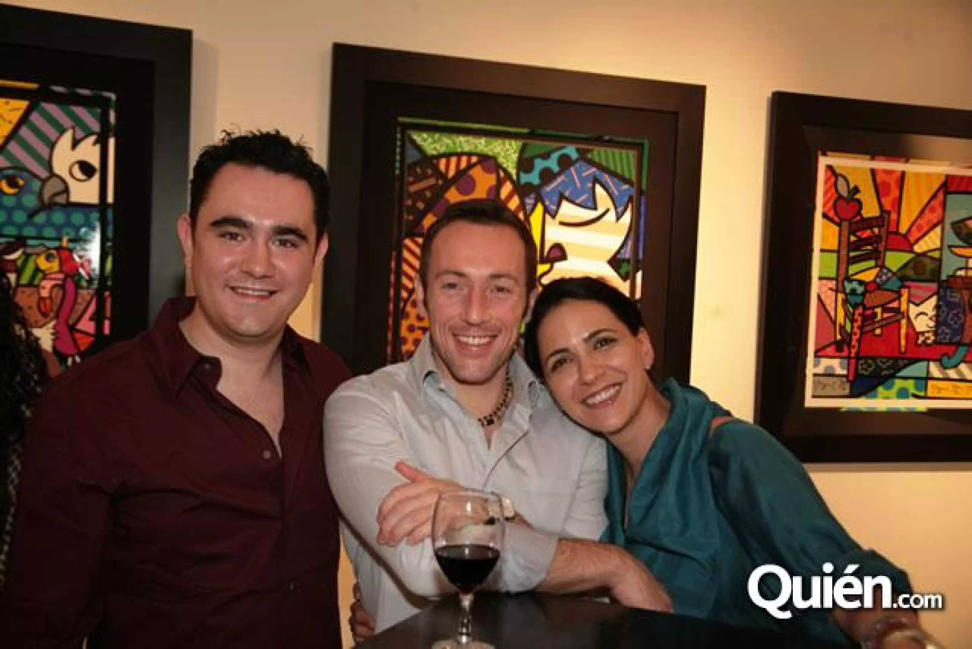 Marc y Renata Pariente en exposición de Romero Britto