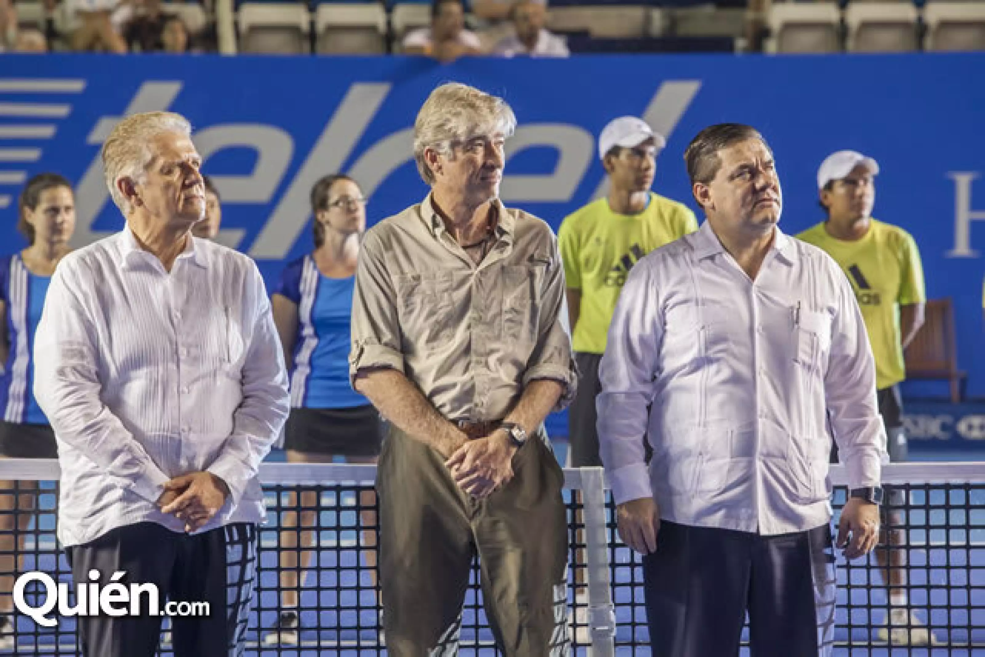 Alejandro Burillo recibe reconocimiento en Abierto Mexica...