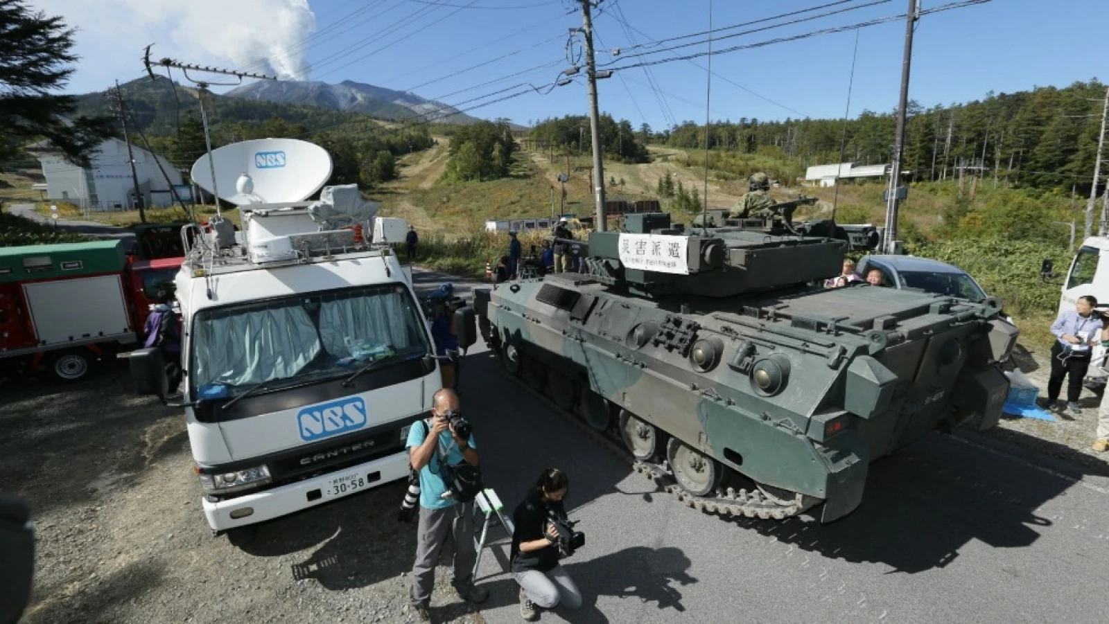 El volcán Monte Ontake hace erupción en el centro de Japón