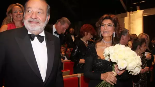 Sophia Loren Invitada De Honor Al Desfile De Dolce And Gabbana En México